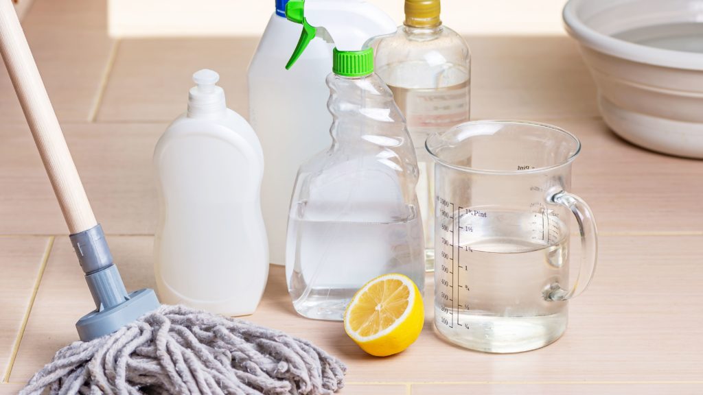 Comment faire soi-même ses produits ménagers écologiques pour les sols ...